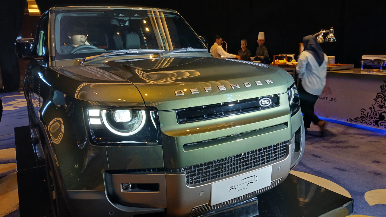 JLM Auto Indonesia Resmi Luncurkan Land Rover Defender MY26, Harga Rp3 ...
